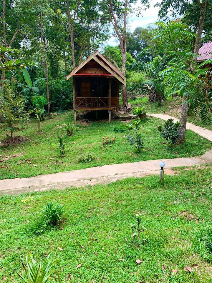 Bungalow With Garden View - Ko Lanta District