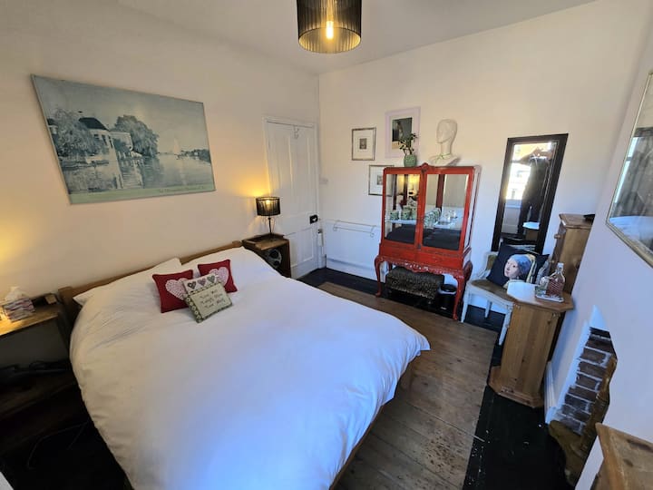 Stylish Double Room In A Beautiful Home. - Exmouth