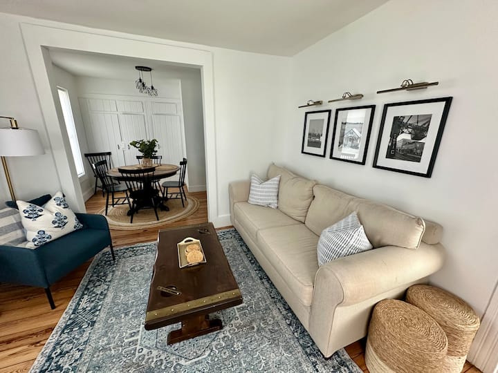 New! Walk To Downtown And Seaport, Coastal Retreat - Mystic, CT