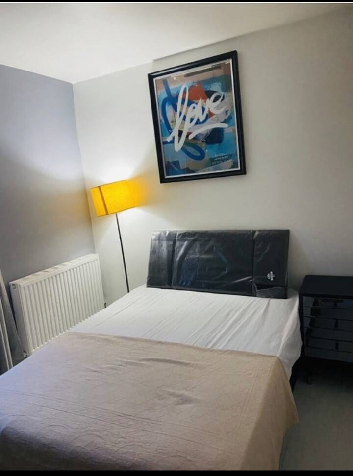 Lovely Room To Rent - Bedford