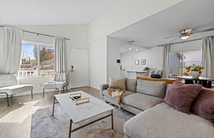 Modern Private 3b/2ba Home & Spacious Yard - Lancaster, CA