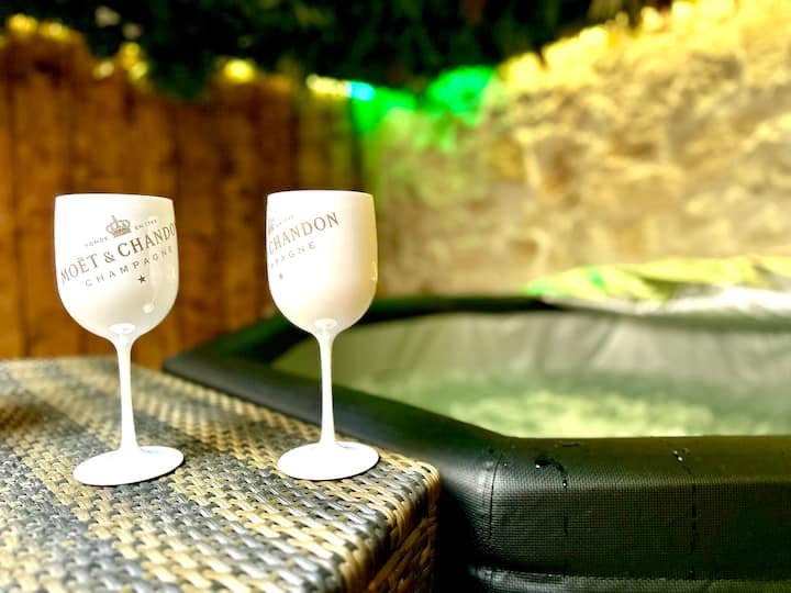 Jacuzzi Maison De Village Romantique Mauguio - Mauguio
