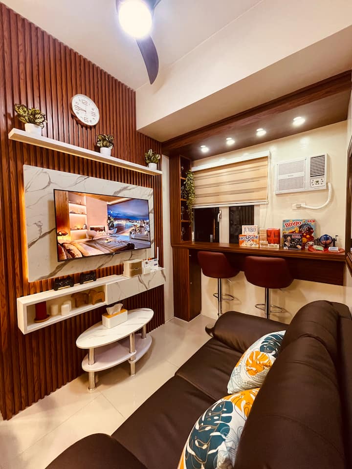 Vine Cozy+1br Condo+netflix+prime Video+karaoke - Marilao
