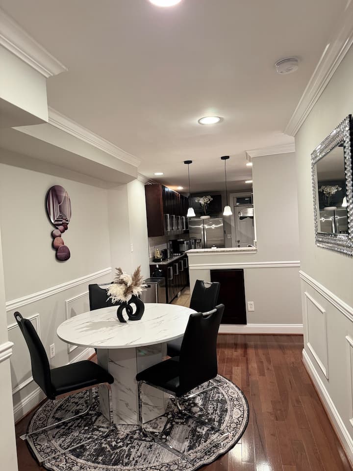 Luxurious Bedroom - Baltimore, MD