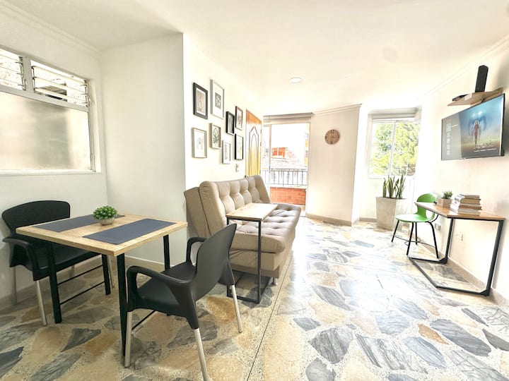 Envigado Cerca Parque, Poblado, Cc Viva, Bus Metro - Envigado