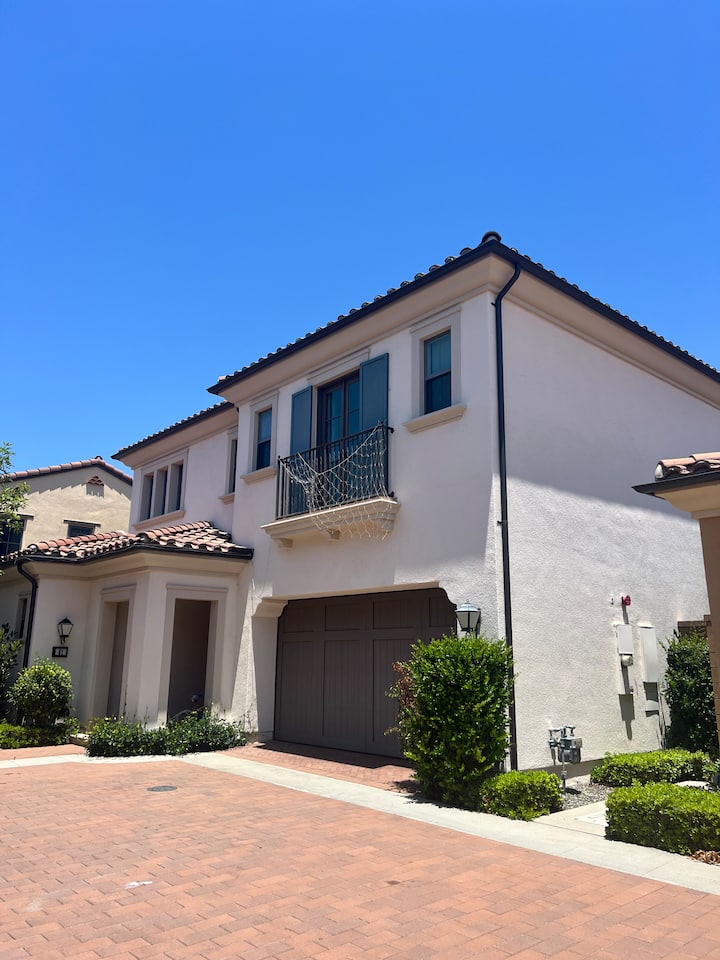 迪士尼Uci旁尔湾的eastwood社区独栋四室三卫别墅 - Tustin, CA