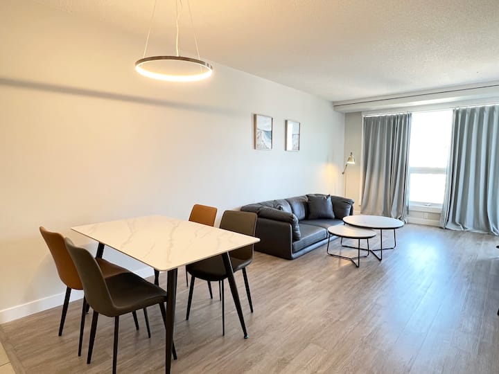 Comfy Condo Mins From Downtown (007) - Calgary