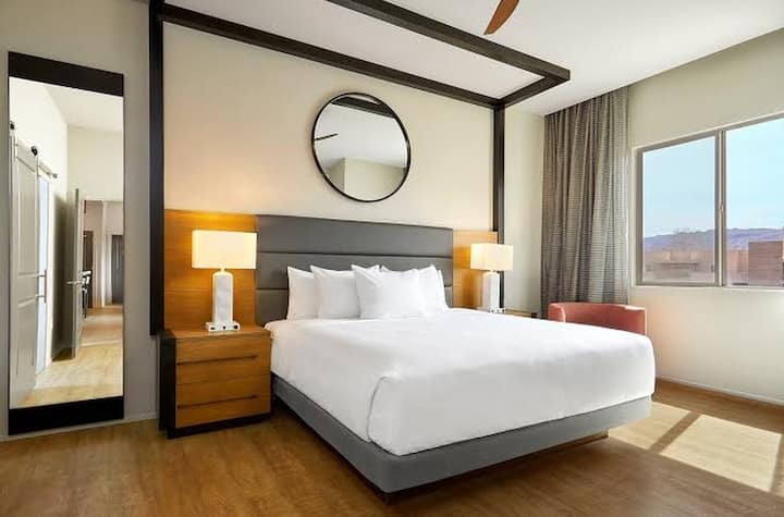 Moab Getaway | King Bed, Kitchen, Private Balcony - 拱門國家公園