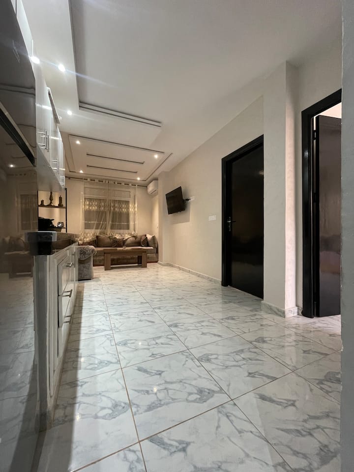 Bel Appart Climatisé Avec Balcon + Terrasse - Saidia