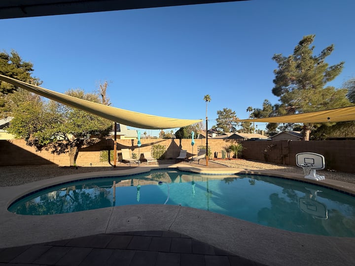 Luxe Spacious Retreat W/ Private Pool - Phoenix, AZ