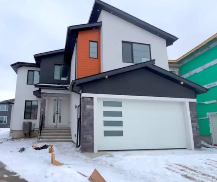 Spacious Two Bedroom Basement Hotel Style. Unit A - Fort Saskatchewan