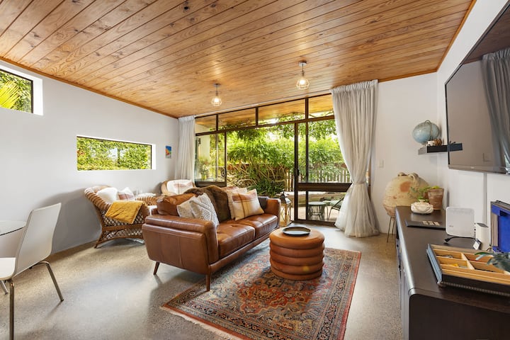 Tower Of The Valley - Auckland