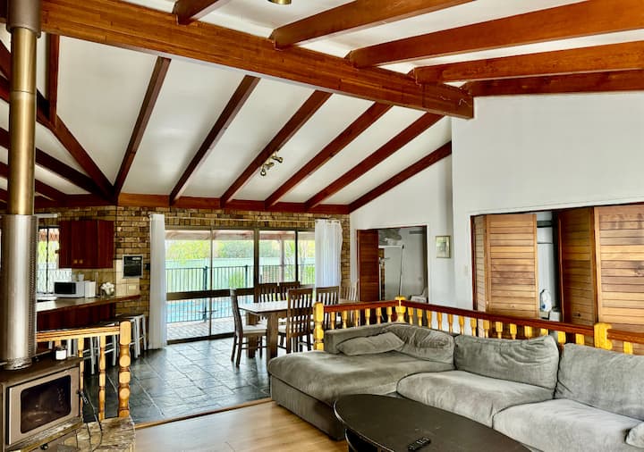 Cosy Mountain Hideaway - Brisbane