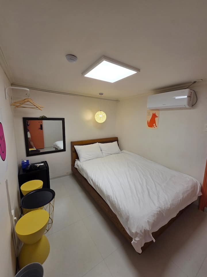 # 10.공덕역 도보10분/서울역1.4km/홍대3.3km/명동20분 - South Korea