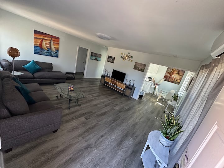 Los Angeles Spacious 2br · 2nd Floor · Sleeps 4 - Arcadia