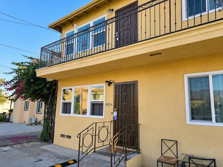 Central San Gabriel - Sleeps 4, Pet Friendly Unit - Pasadena, CA