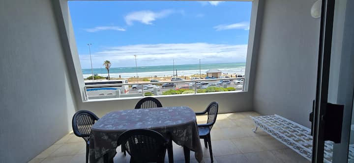 Dagama 1st Floor Seafront Strand - Somerset West