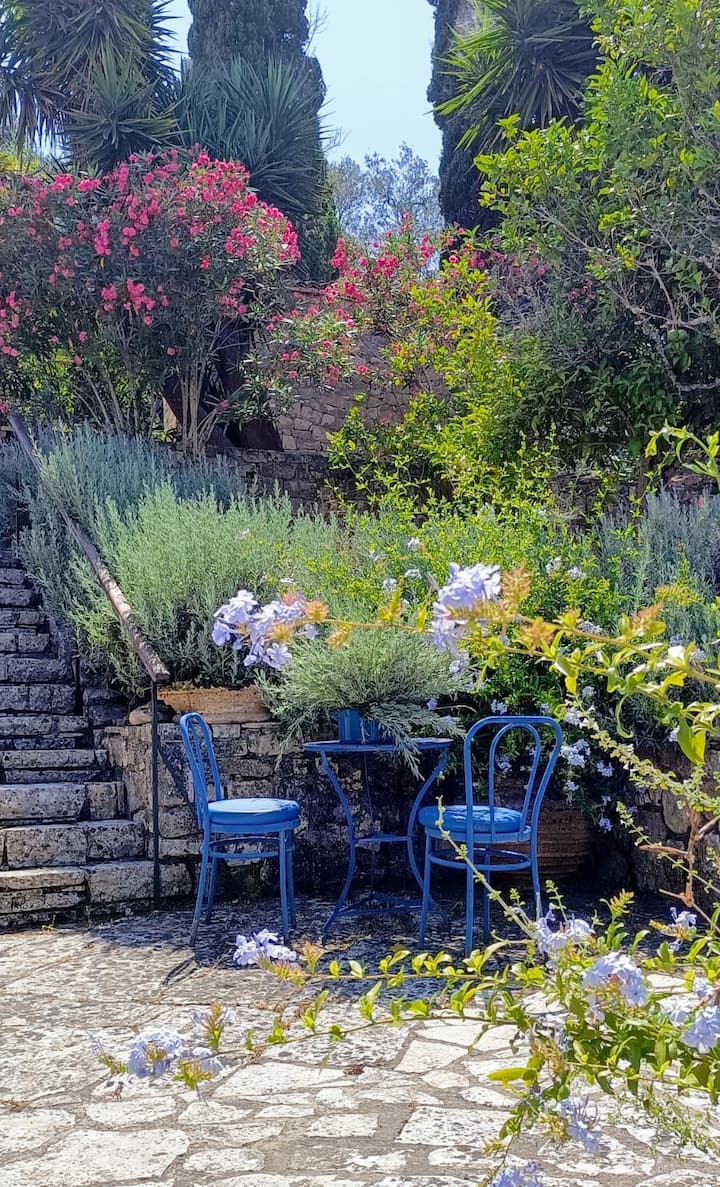 Casa Particolare In Stile Greco - Paxi
