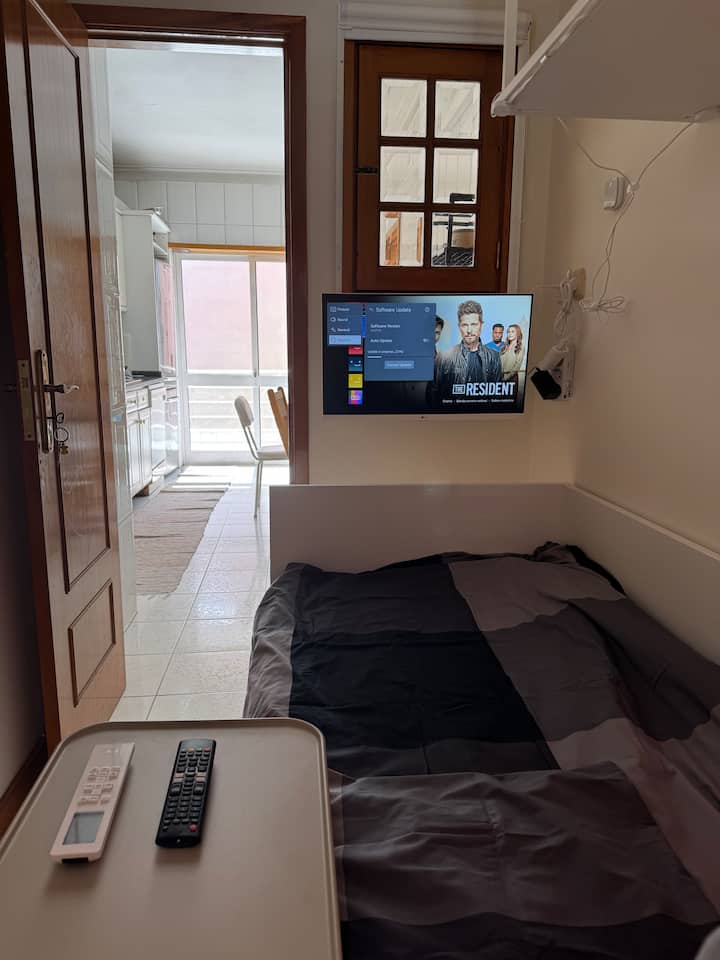 Minimal Space B&b Wi-fi Ac Full Kitchen Netflix - Braga
