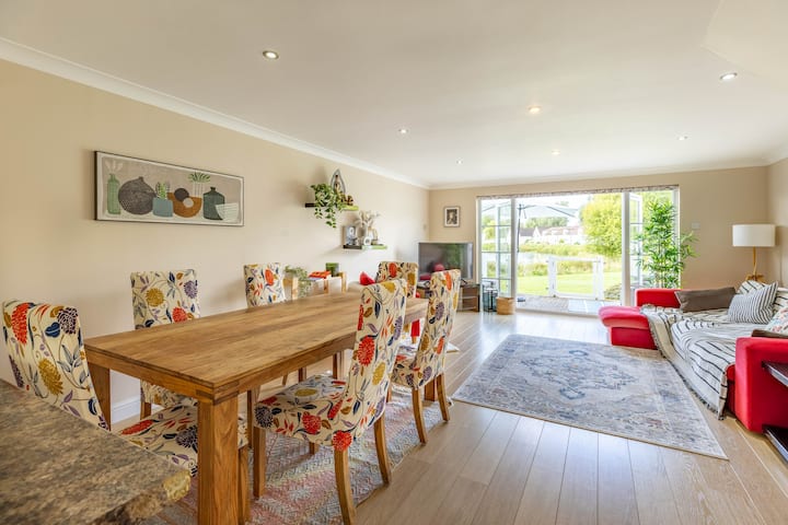 Rose Lake View-cotswolds Lakeside Home,cirencester - Gloucestershire