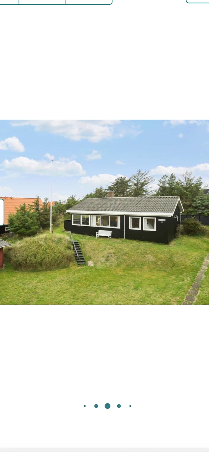Sommerhus Ved By Og Strand - Denmark