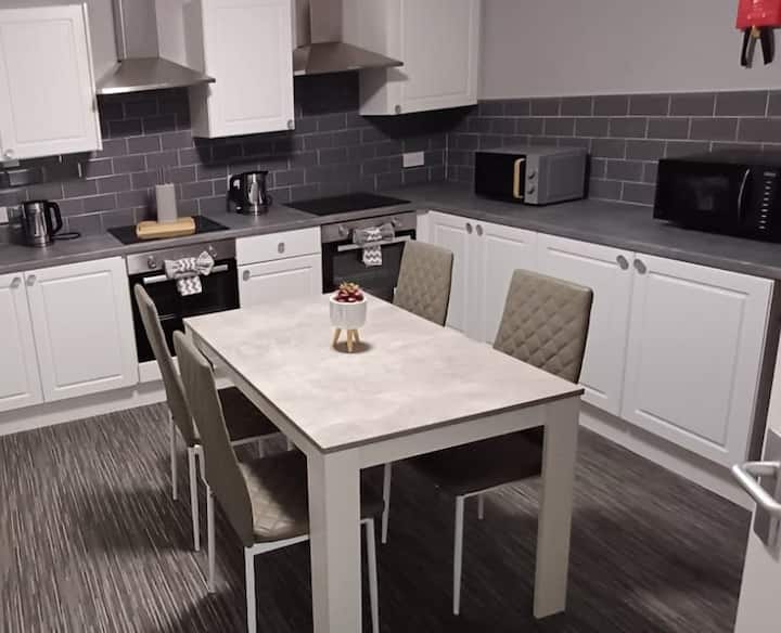 67-3 Quad En-suite Room Kirkcaldy.fab 4 Edinburgh - Kirkcaldy