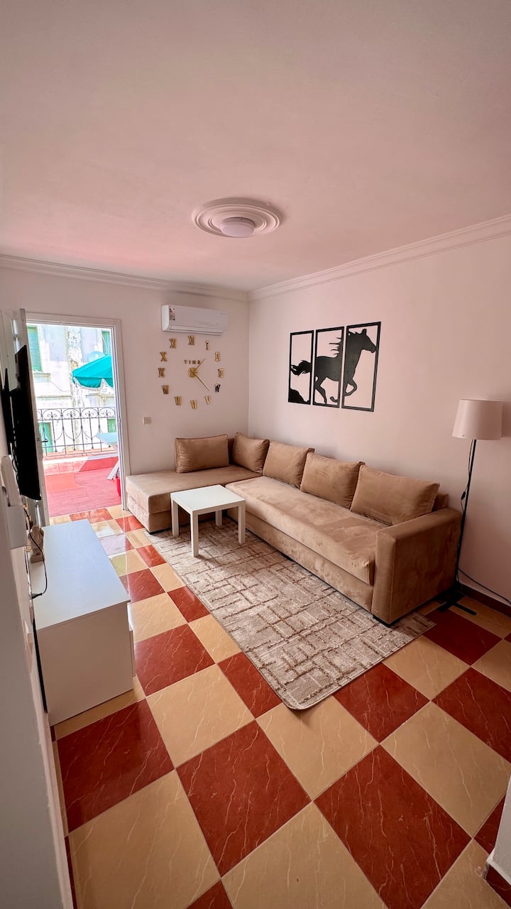 Joli Appart Avec Une Terrasse Au Centre Ville - Tétouan