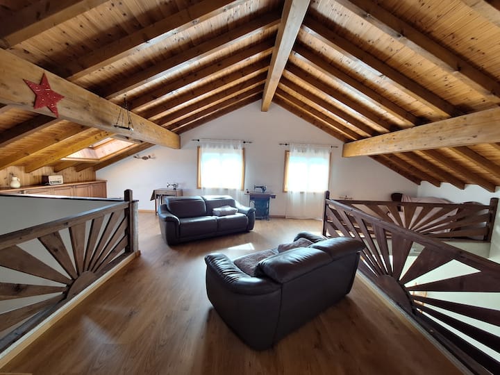 Logement Spacieux Et Confortable Pour 9 Personnes. - Sion