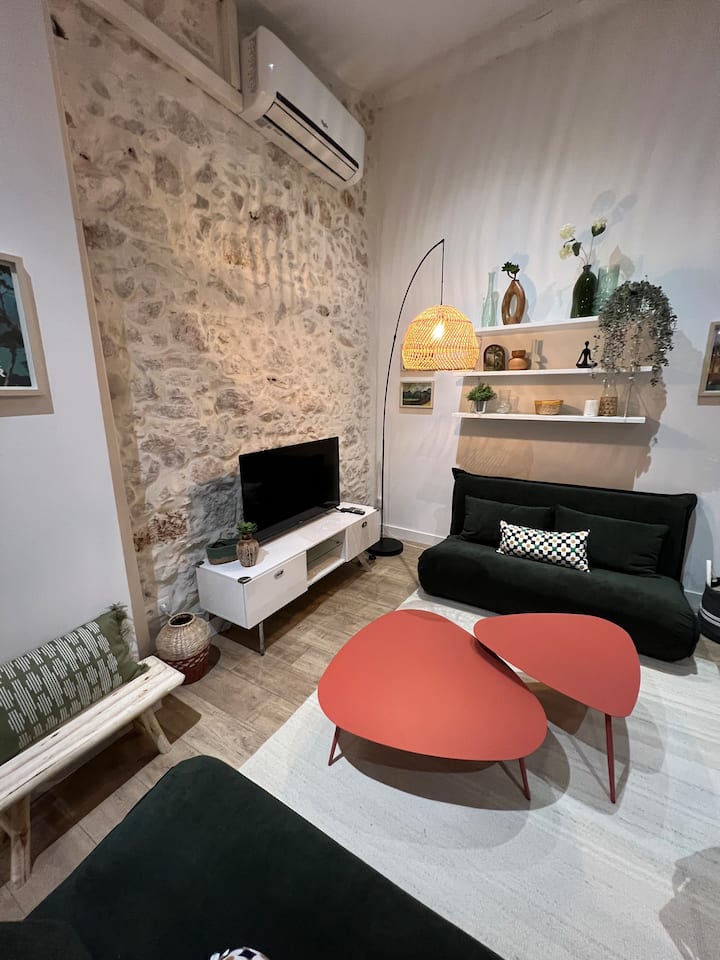 Charme Avec Décoration Récente - Antibes