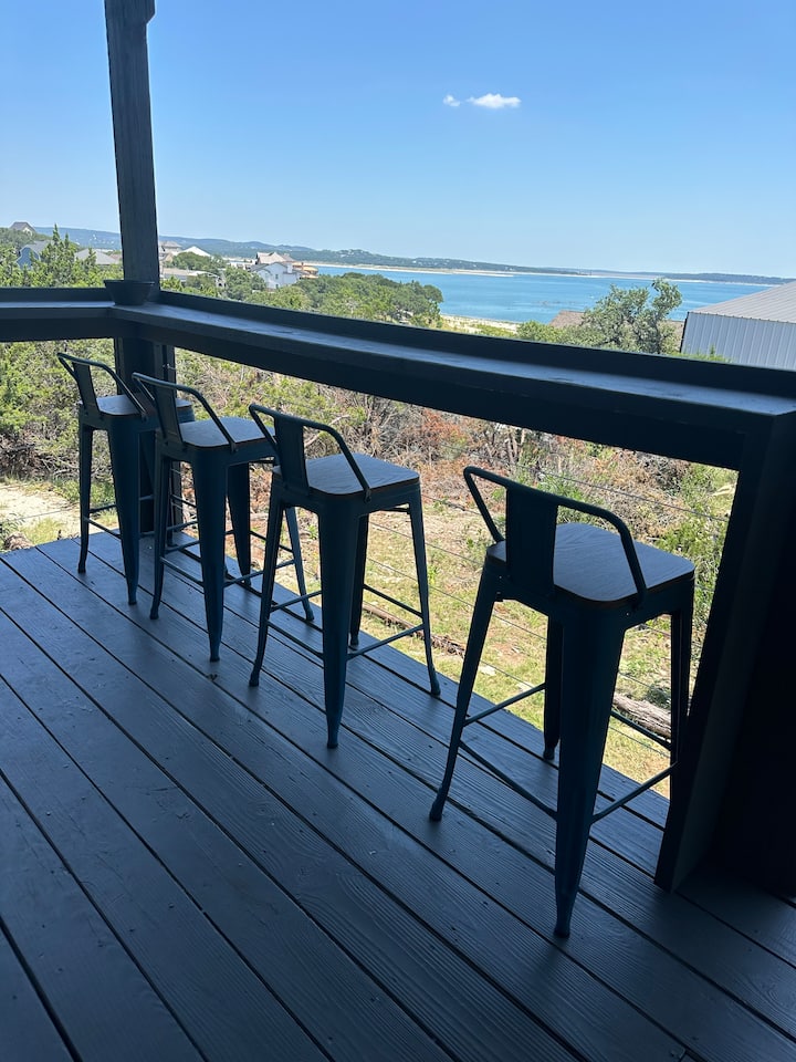 Lake -View Retreat W/ King Beds - Canyon Lake, TX