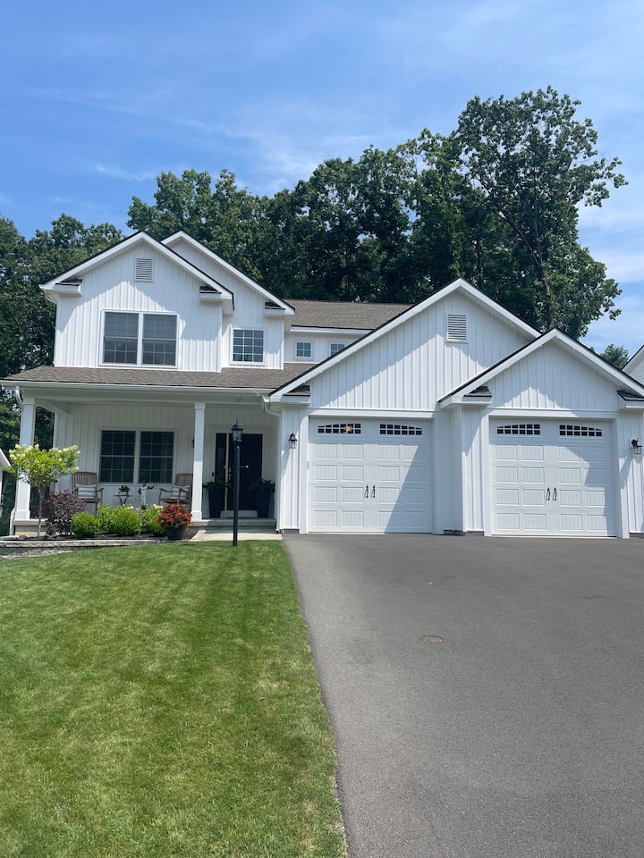 New Saratoga Home - Saratoga Springs, NY