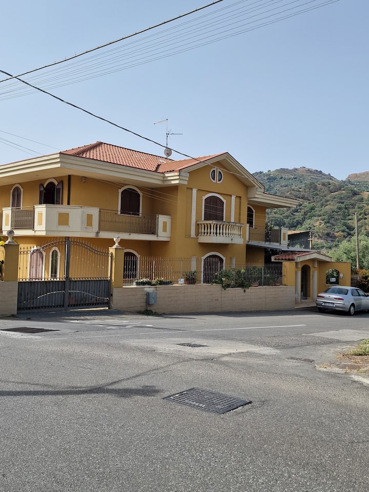 Due Camere E Un Bagno In Villa - Nizza di Sicilia