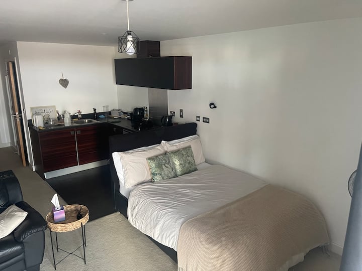Home Away From Home 
1 Bed Studio On Broad Street. - Birmingham