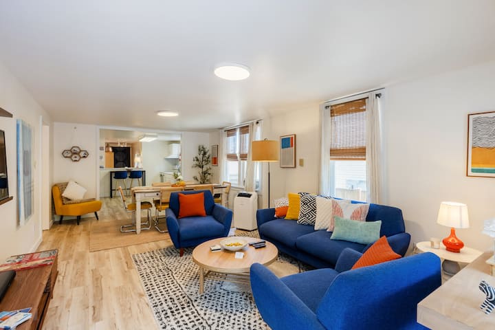 Quiet Retreat Near Transit, Downtown & Stadiums! - Seattle, WA