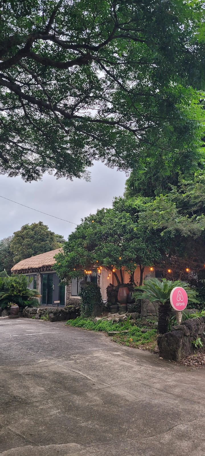 Experience Jeju Traditional House At Folk Village - Jeju-do
