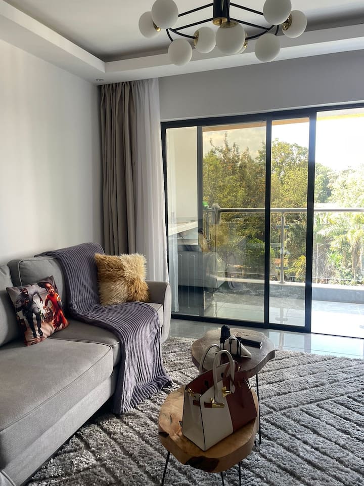 Refined 1br With King Bd, Pool & Gym In Kileleshwa - ナイロビ