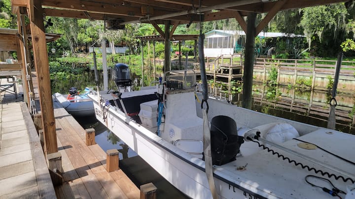 Free Boat To Use ,Fish Camp, Water Front, Pets Ok - Lake Broward, FL