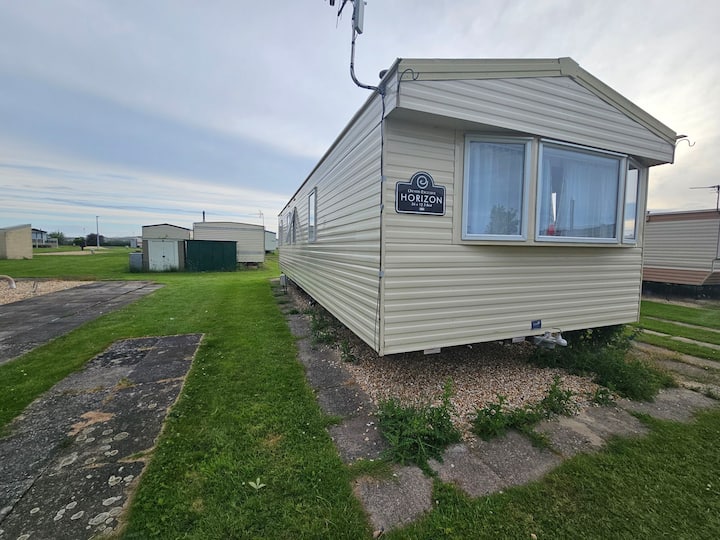 3 Bedroom Caravan Close To Beach - Skegness