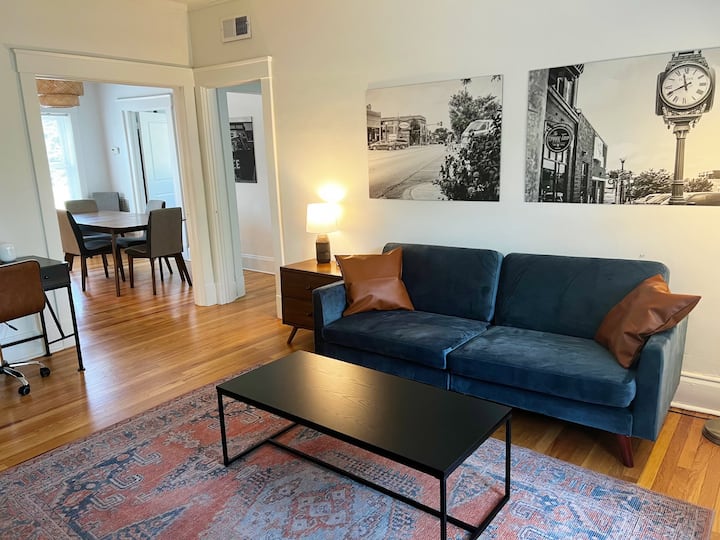 Charming Dundee Fairview Apartment #10 - Omaha, NE