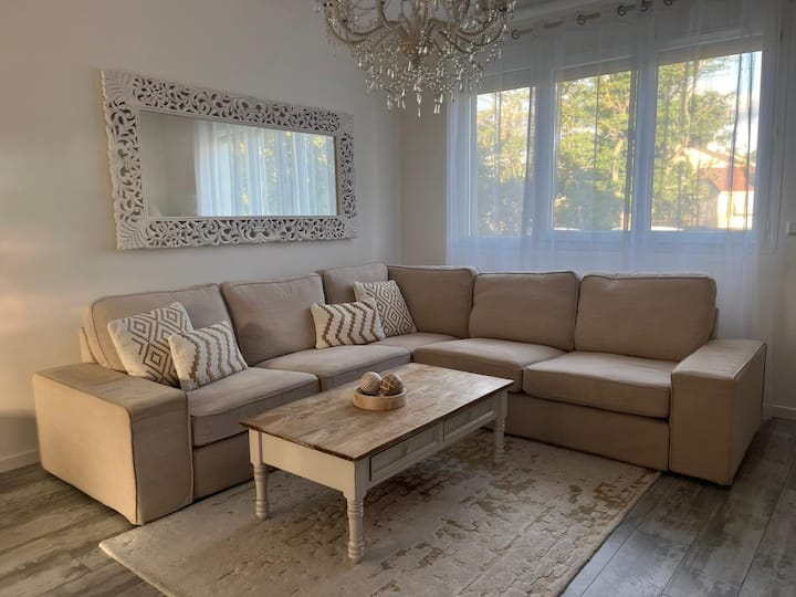 Maison Cosy. Décoré Avec Soin - Pontoise