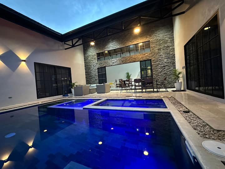 Casa Batsu - Costa Rica