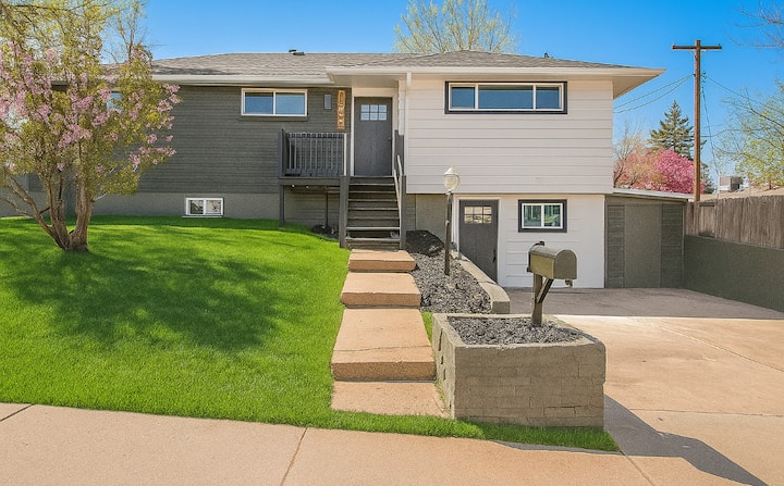 Charming Private Guest Suite - Littleton, CO