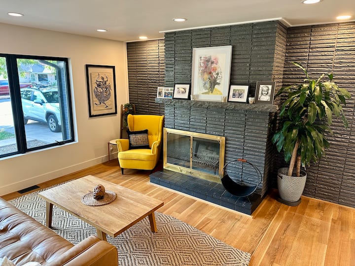 Bright & Spacious Mid-century Marvel In Midtown - Fort Collins, CO