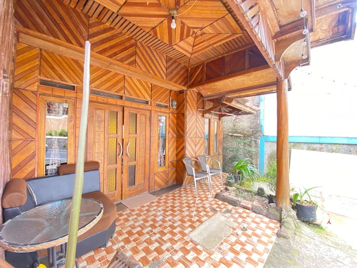 Rumah Kayu Aqila Kawah Putih - Ciwidey