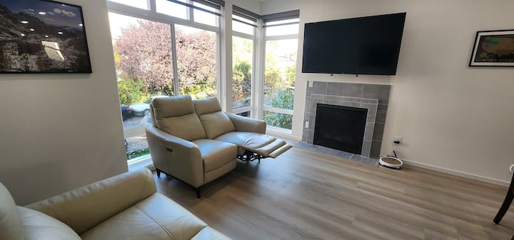 Theater Room| Private Bath In New Ballard Home - Seattle, WA
