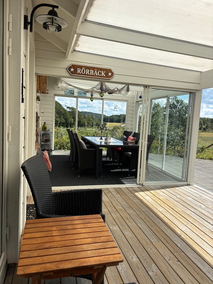 Mysig Stuga Nära Bad Och Hav.
Njut I Egen Uteplats - Lysekil
