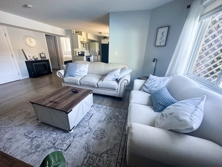 Cozy Cobble Hill Walkout Suite - Cowichan Bay