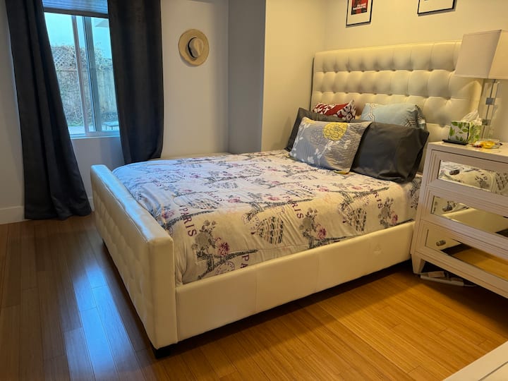 Private Room+bath 2 Min To Sand - Oxnard, CA