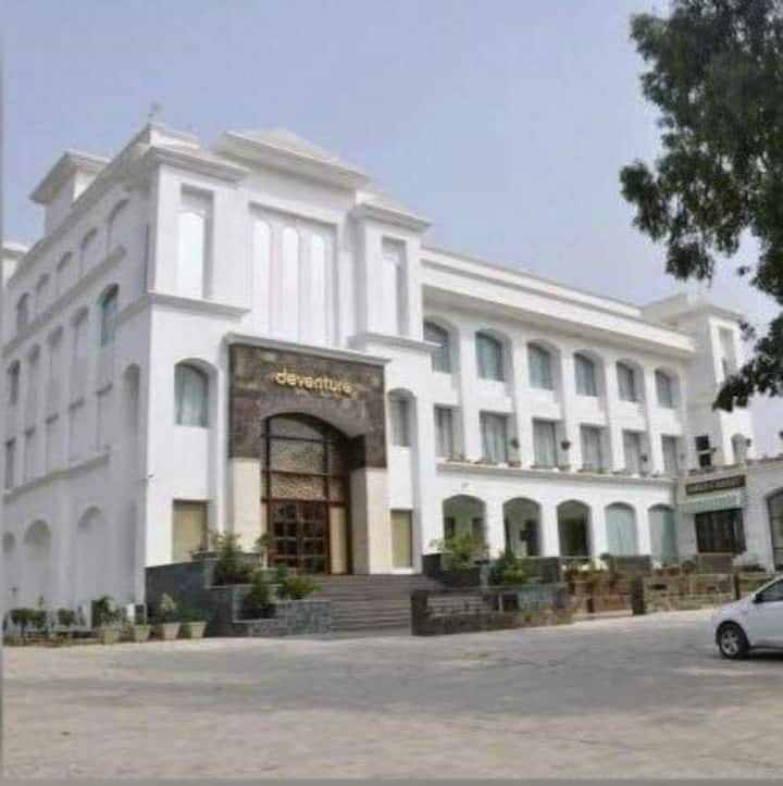 Deventure Hotel Is Best Hotel - Karnal