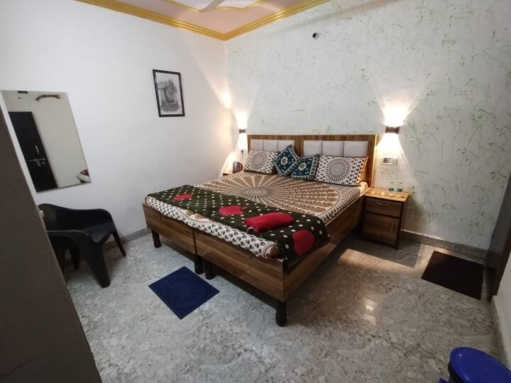 Genesis - 2 Private Room In Agra - Agra
